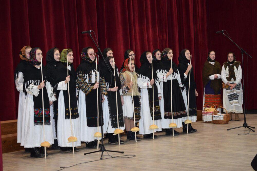 DEJ | Peste 600 de elevi vor trece pragul Centrului Cultural „Arta”, la o nouă ediție a ...