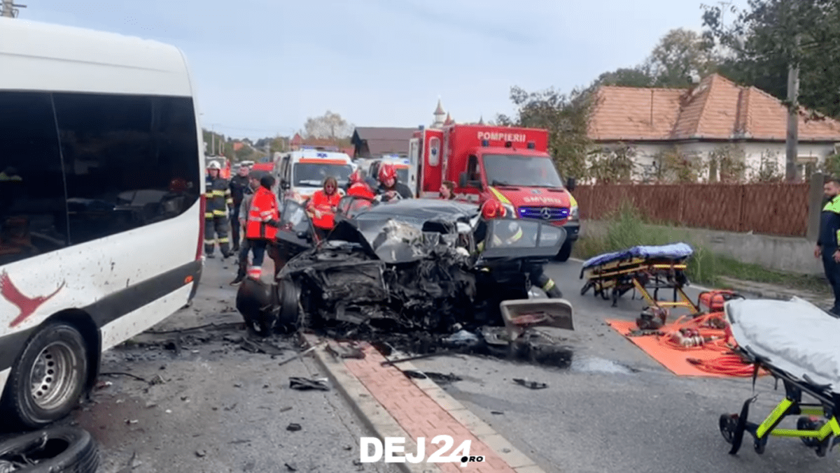 ACCIDENT în Cluj, 16 persoane transportate la spital - FOTO/VIDEO - Dej24.ro