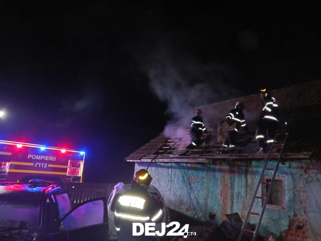 INCENDIU la o casă din Dej. De ce la ce ar fi pornit flăcările - FOTO ... INCENDIU la o casă din Dej. De ce la ce ar fi pornit flăcările - FOTO ...
