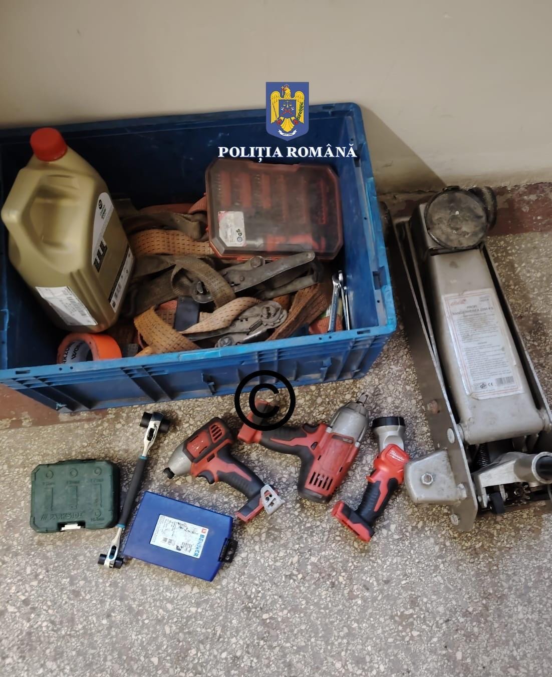 Bărbați din Dej, ARESTAȚI pentru furt. Au furat bani și bunuri dintr-o ...