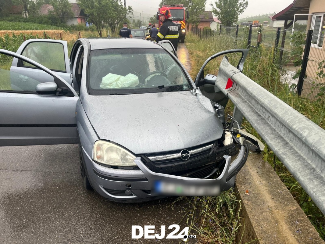 Pompierii din Dej, solicitați la un accident în Lujerdiu. Un bărbat a ...