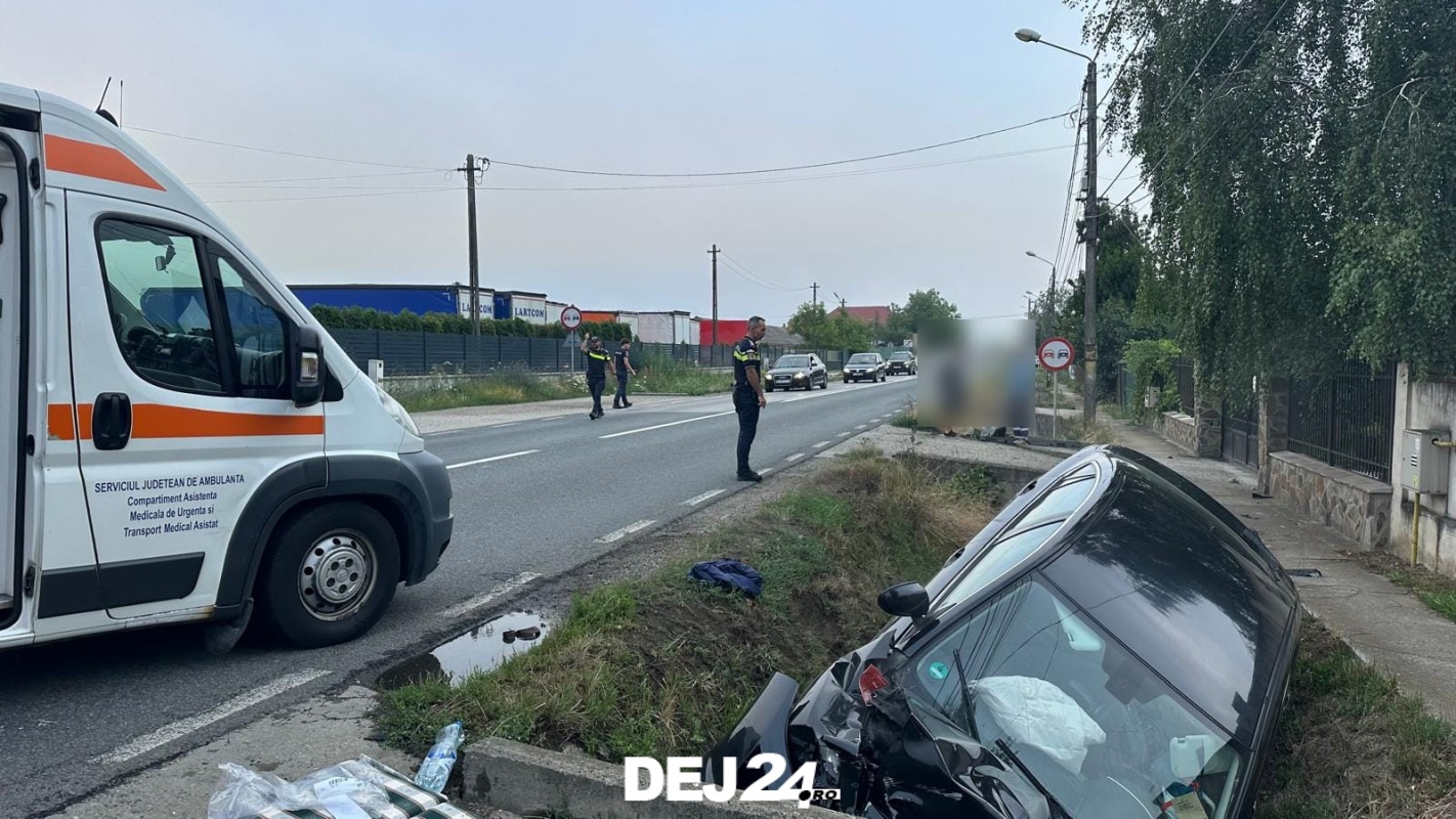 ACCIDENT în Urișor. O mașină a ieșit de pe drum. Un bărbat, o femeie și ...